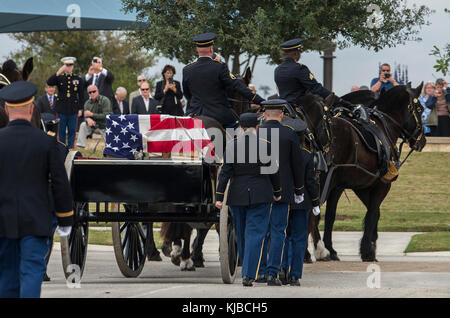 Retired Gen. Richard E. Cavazos, the U.S. Army's first Hispanic four ...