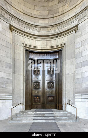 Montreal court house in old Montreal Stock Photo - Alamy