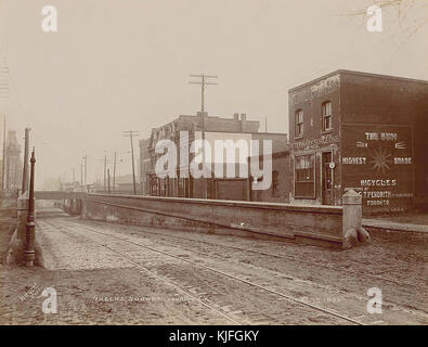 Queen Street near Dufferin Stock Photo - Alamy