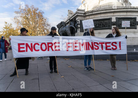 Paris, France. 25th Nov, 2017. Femen stripping to protest violence ...