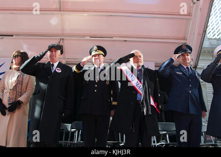 Maj. Gen. Mark Palzer commander of the 79th SSC visits with ‎Brig. Gen ...