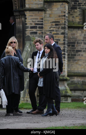 TV Benidorm Bobby Knutt, Eddie Dawson's on screen family Steve Edge ...