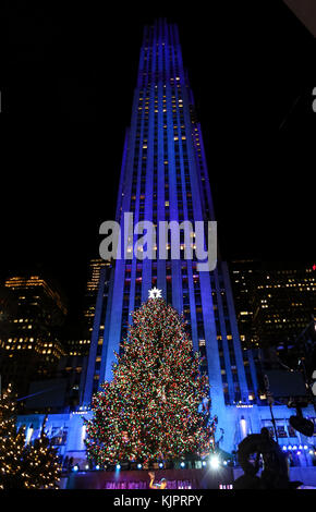 People are seen in Rockefeller Center, Manhattan, New York City. (Photo ...