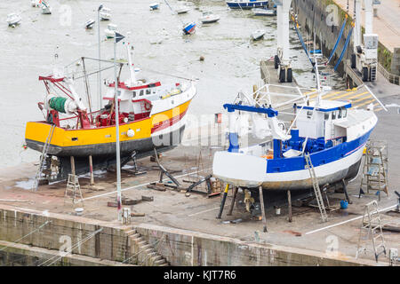 Hull docks at low tide, port city in East Yorkshire. - Hull, United ...