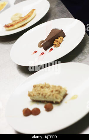 plated dessert pudding Stock Photo - Alamy