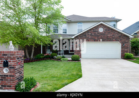 American middle class house Stock Photo: 127018711 - Alamy