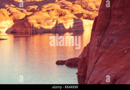 Sunrise at Alstrom Point, Lake Powell, Glen Canyon National Recreation ...