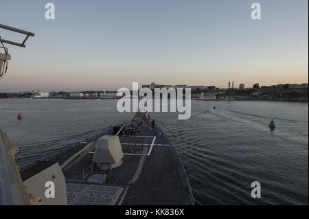 The guided-missile destroyer USS Jason Dunham (DDG 109) U.S. Navy Stock ...