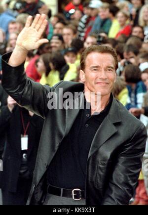 BATMAN & ROBIN, Arnold Schwarzenegger, 1997. ©Warner Bros./courtesy ...