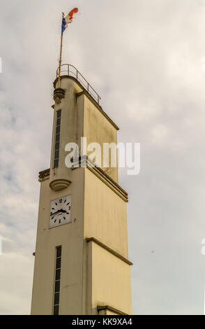 Art Deco streamline moderne Alfred Nakache swimming pool by Robert ...