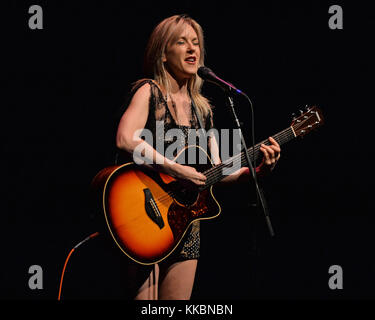 Singer-songwriter Liz Phair in a Chicago studio, recording ...