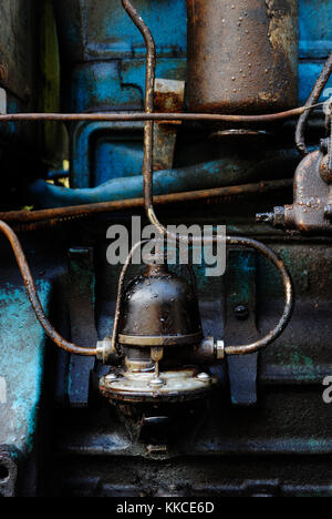 Fordson major vintage tractor fuel system - lift pump with glass bowl ...