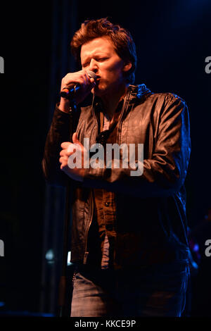 BOCA RATON - JANUARY 18: Waylon Krieger of The Doors performs during ...