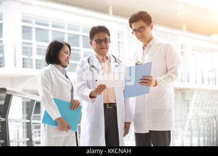 asian medical team outdoor Stock Photo - Alamy