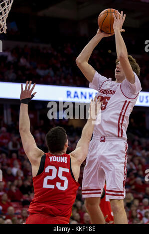 Ohio State forward Kyle Young (25) in action against Rutgers during an ...