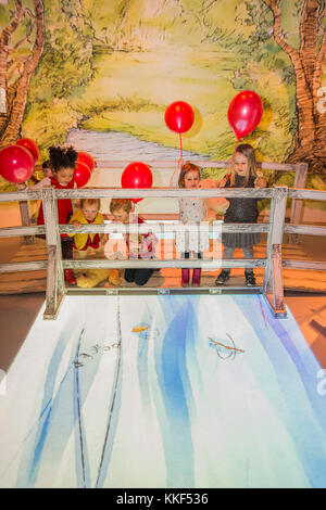 Winnie the Pooh's "Pooh Sticks Bridge Stock Photo - Alamy