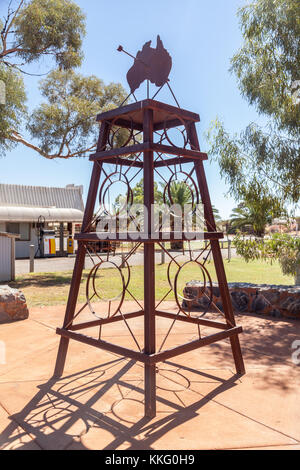 Erldunda, monument in the centre of Australia Stock Photo - Alamy