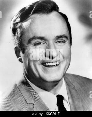THE MIKE DOUGLAS SHOW, host Mike Douglas, in London, (aired September ...