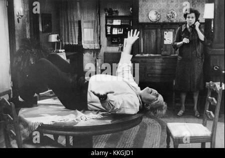 Carroll O'Connor and Jean Stapleton portrayed Archie and Edith Bunker ...