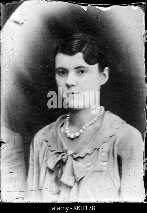 A portrait titled 'Portret de fata (3)' by Apcar Baltazar, showcasing ...