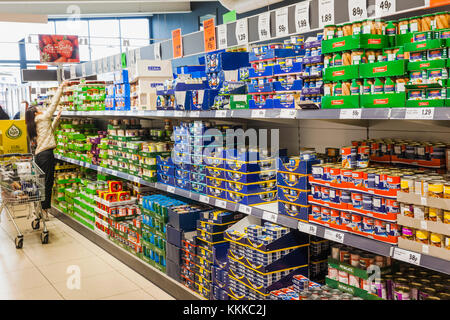 England, London, Lidl Supermarket Shelf Display Stock Photo - Alamy