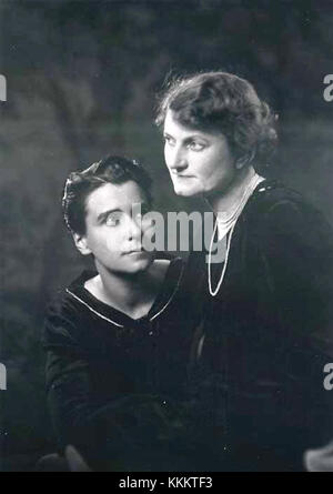 Arzner, Dorothy, Miss, and Marion Morgan, portrait photograph. Genthe ...