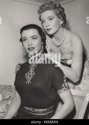 Deborah Kerr, Betta St. John & Cary Grant Film Dream Wife (1953 ...