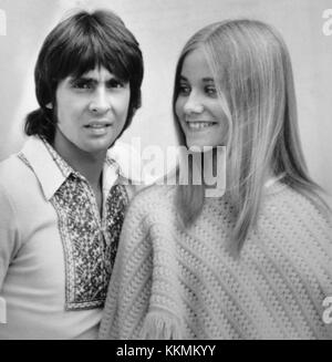 BRADY BUNCH, Davy Jones, Maureen McCormick, 'Getting Davy Jones ...