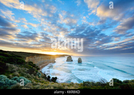 Limestone Stacks, The Twelve Apostles, Princetown, Great Ocean Road ...