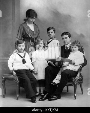 Prince Gustaf Adolf and Princess Margaret of Connaught wed Stock Photo ...