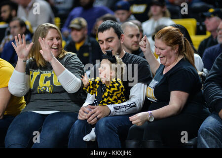 Richmond, Virginia, USA. 2nd Dec, 2017. VCU cheerleaders walk on their ...