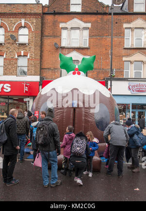 Love Wimbledon, Love Christmas, Wimbledon London Stock Photo - Alamy