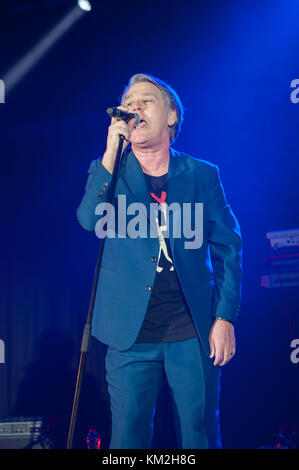 China Crisis guitarist Eddie Lundon at The Acapela, Cardiff Stock Photo ...