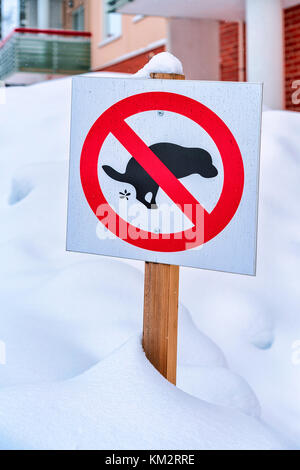 Warning sign - No dog excrements - in Berlin Stock Photo - Alamy