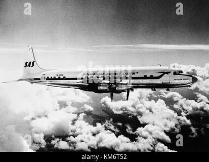 The Douglas DC-3 is a historical airliner known for revolutionizing air ...