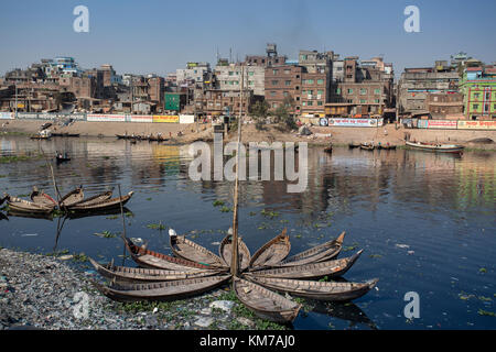 River side views Kamrangirchar boat ghat at sadar ghat terminal, Dhaka ...