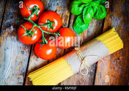 Pasta Preparation Set- Spagetti Stock Photo - Alamy