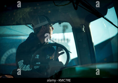 FARMER INSIDE JOHN DEERE TRACTOR CAB Stock Photo - Alamy