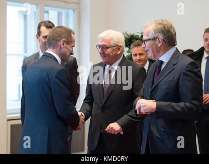 Bundespraesident Frank-Walter STEINMEIER wird mit militaerischen Ehren ...