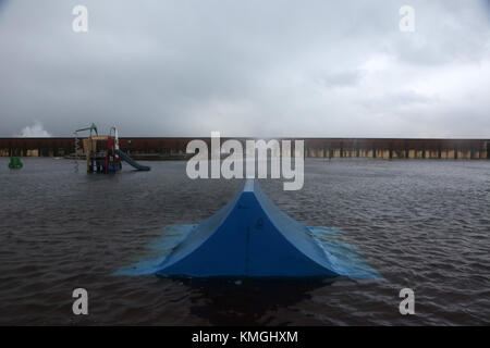 Scotland, Ayrshire, Prestwick. The former open air swimming pool Stock ...