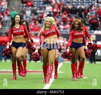 Houston Texans Cheerleaders perform during an NFL football game Sunday ...