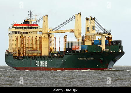 The general cargo ship Rickmers Seoul passes the port of Cuxhaven on ...