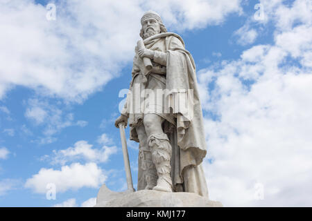 Wantage, Oxon, England: statue of King Alfred the Great in the market ...