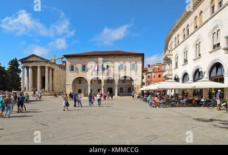 PULA, CROATIA - SEPTEMBER 1, 2017: Streetscape in Pula; Pedestrian ...
