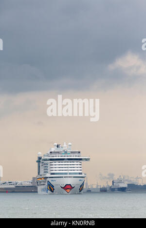 The Aida Cruises' Aida Prima departs Rotterdam Stock Photo - Alamy