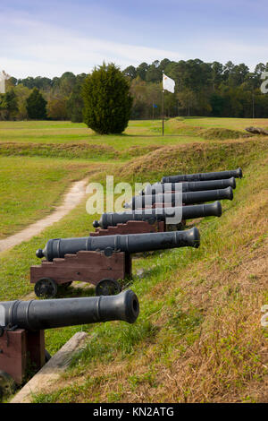 virginia va usa yorktown battlefield cannon surrender 1781 general ...