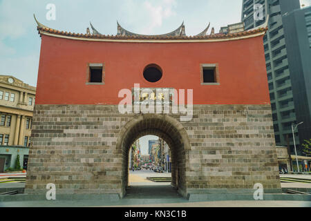 Taipei, AUG 18: The historical Cheng En Gate on AUG 18, 2017 at Taipei ...