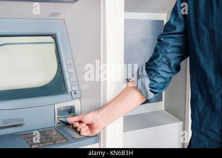 Slot for inserting a cash card / credit card into a vending machine ...