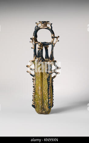 This kohl flask was used in the ancient practice of applying kohl to ...