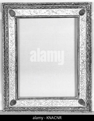 This cassetta frame is a decorative piece crafted with intricate ...